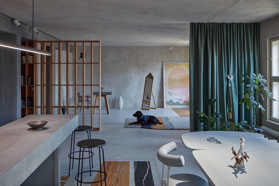 Atelierwohnung in Prag von Tereza Porybná und Objektor Architekti ...